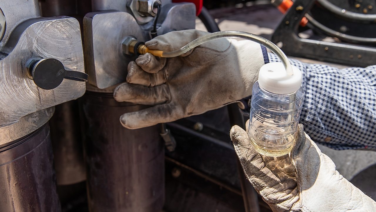 Hydraulic Fluids for Well Services | Shell Canada